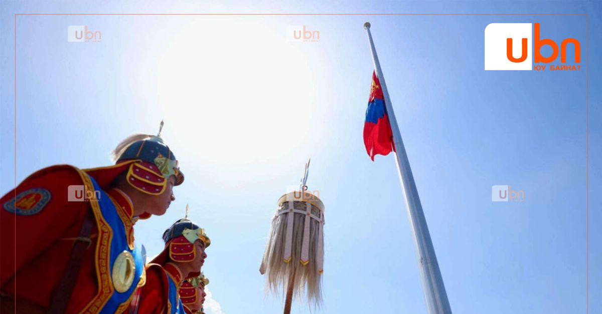 “Улаанбаатар” цэцэрлэгт хүрээлэнд 60 метрийн өндөрт Төрийн далбааг ...